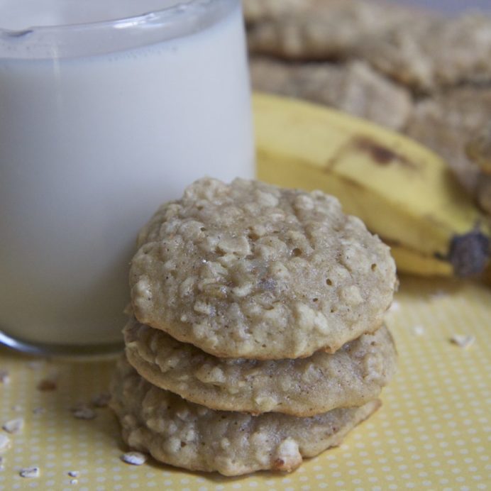 Banana Oatmeal Cookies - So addictive!
