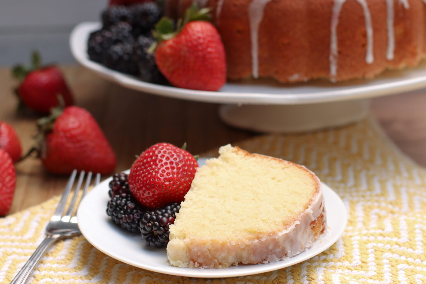 The BEST Million-Dollar Pound Cake Recipe {So Moist and Fluffy}