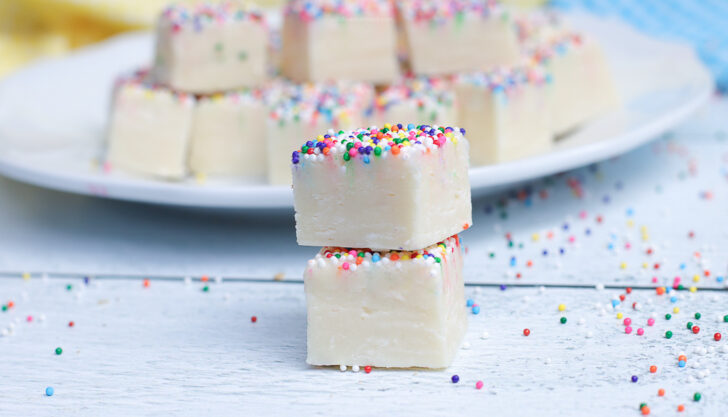 Easy White Chocolate Fudge -Just 3-Ingredients!